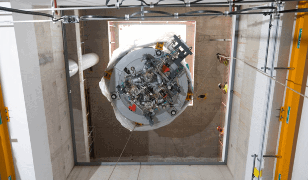 90-tonne cancer-fighting cyclotron arrived on site at UCLH!